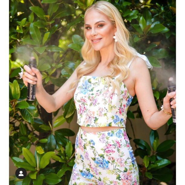 Kameron Westcott’s White Floral Outfit | Big Blonde Hair