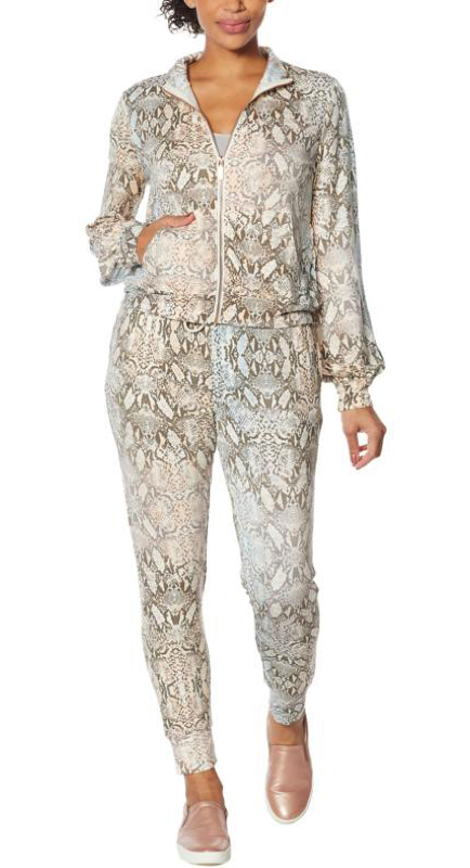 Bethenny Frankel’s Snake Print Tracksuit | Big Blonde Hair